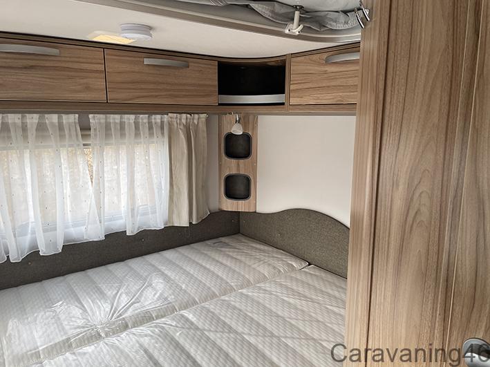 ERIBA Feeling 425-8 | Caravaning